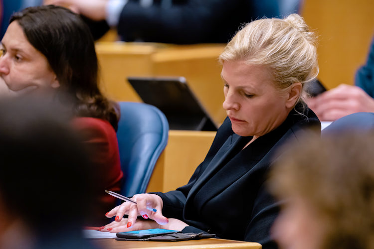 Ook PvdA-leider Attje Kuiken vertrekt: "Samen stoppen is precies wat ...