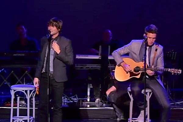 Oeps! Nick en Simon vergeten wie wie is