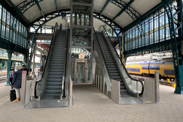 ProRail zet roltrappen stil: "Leven van de reiziger kan nog iets ...