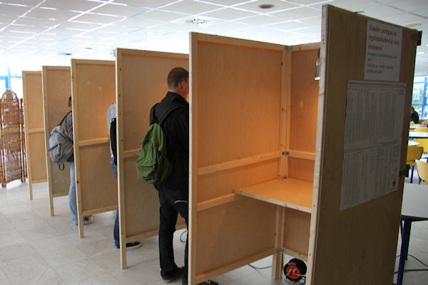 Veel belangstelling voor genderneutraal stemhokje