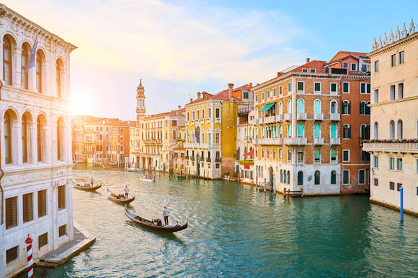 DRAMA: Kanalen in Venetië onder water